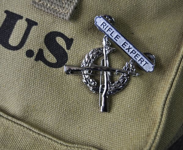 USMC US Marine Corps Rifle Qualification Expert Shooting Badge Pin ...