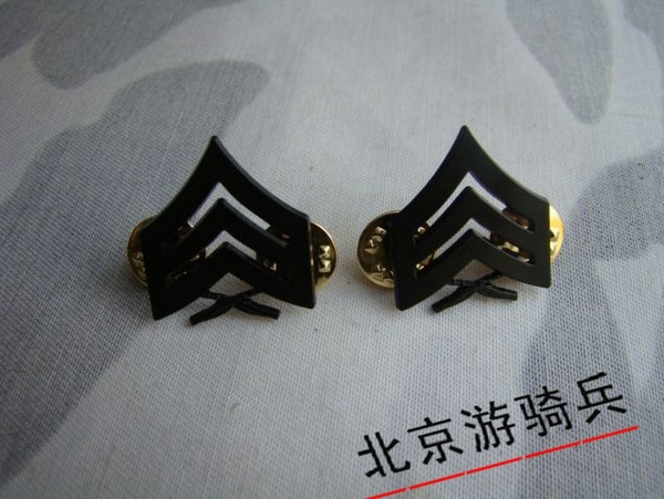 One PAIR US USMC MARINE CORPS SERGEANT RANK INSIGNIA METAL BADGE Lapel ...