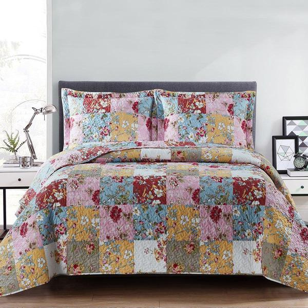 Daphne Reversible Quilt Set Lightweight, Luxury Design All Season ...