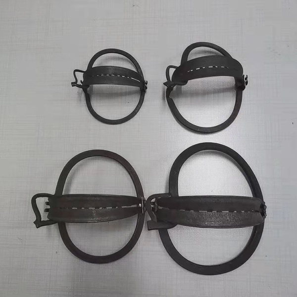 1pcs Powerful Animal Trap boar rabbits traps,Hunting trap,Beaver trap ...