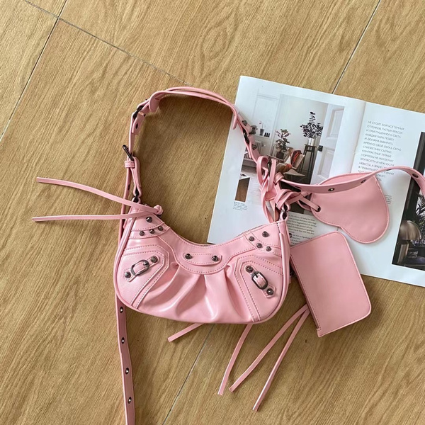 New Arrival Women's Le Cagole Small Shoulder Bag Design Pleated Saddle ...