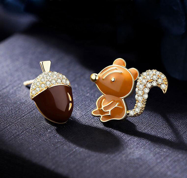 1Pair Cute Squirrel and Pinecone Stud | Wish
