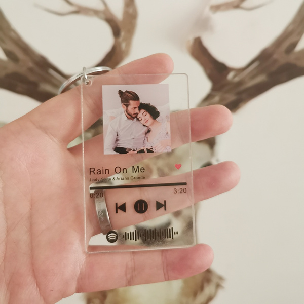 personalized-acrylic-spotify-scan-code-music-keychain-song-singer-name