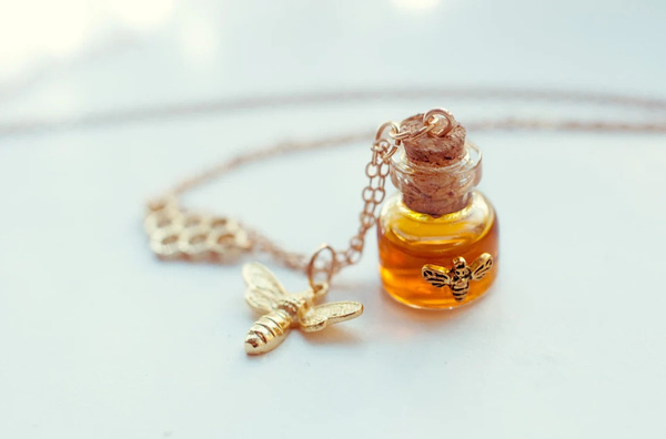 Bee necklace, Witch jewelry, unique jewelry vial necklace,honey bee ...