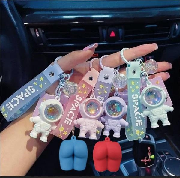 Cartoon Spaceman Light Glowing Keychain Sunset Light Luminous Keychain ...